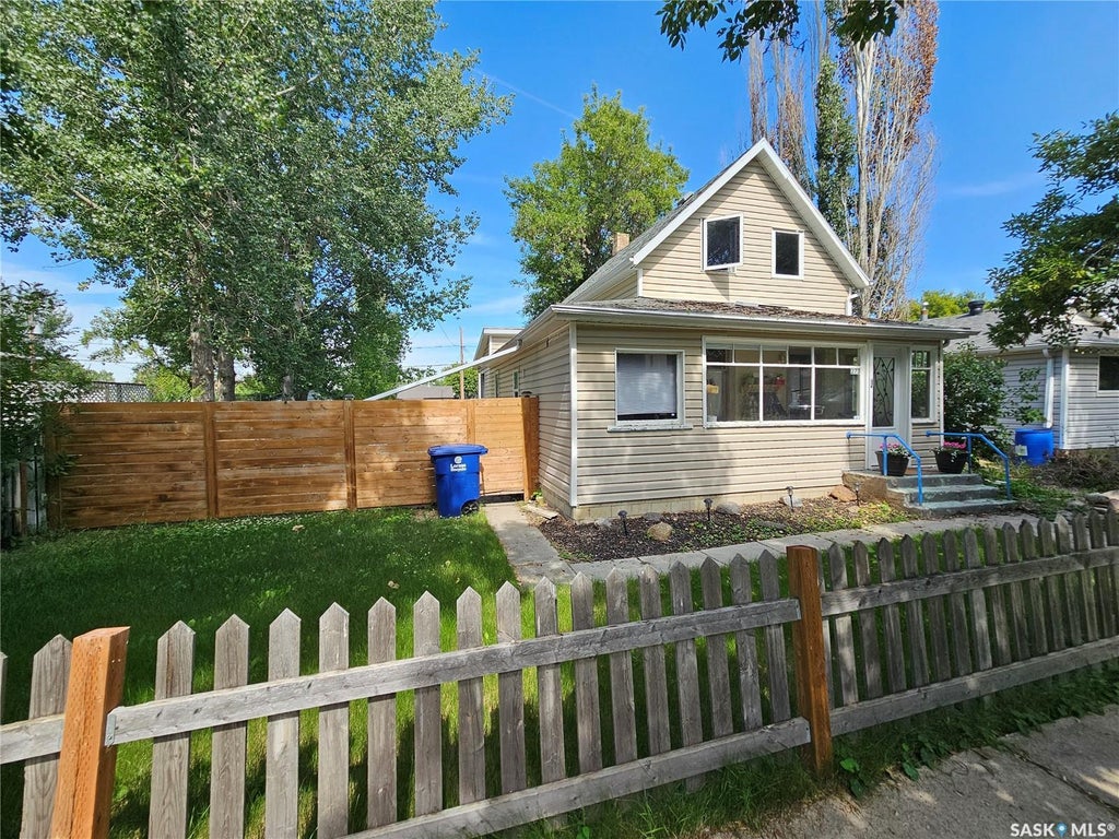 273 4th Avenue E, Unity Home For Sale $92,000