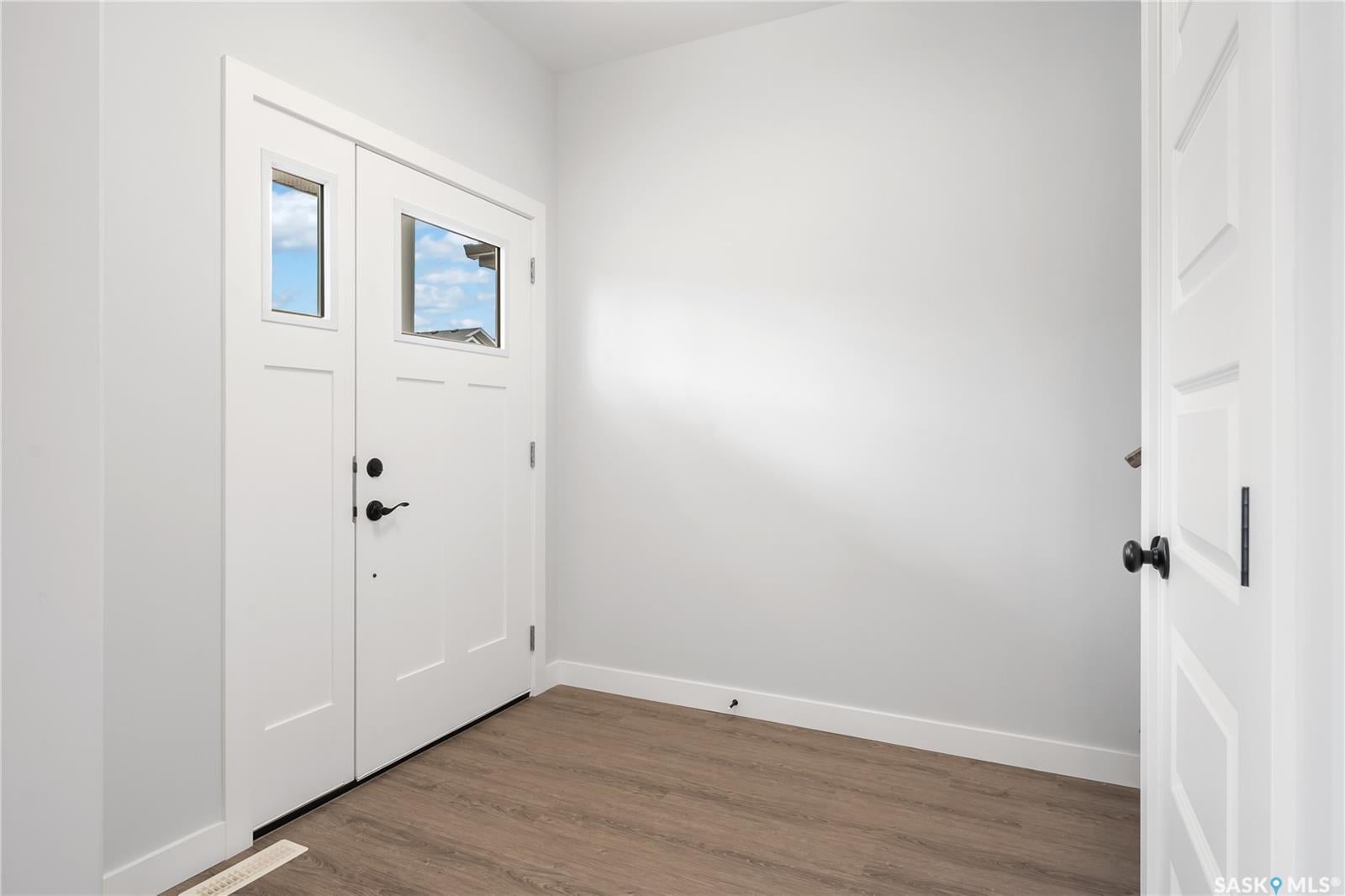 3160 Green Turtle Road, Regina Real Estate Listing: MLS® #SK026143