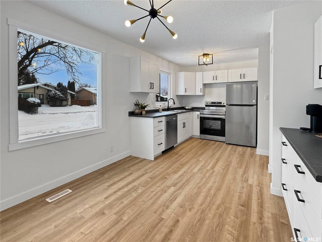 10929 Scott Drive, North Battleford Property Listing: MLS® #SK026221