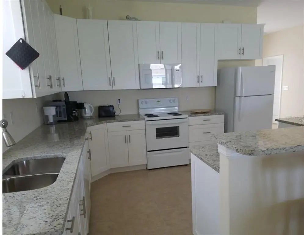 12090 Malaga Avenue, NORTH PORT Property Listing: MLS® #C7519471