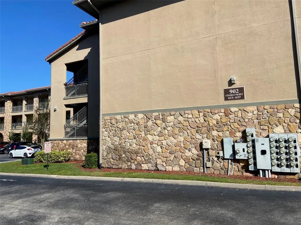 902 Charo Pkwy 622, DAVENPORT BELLA PIAZZA. MLS# S5137167