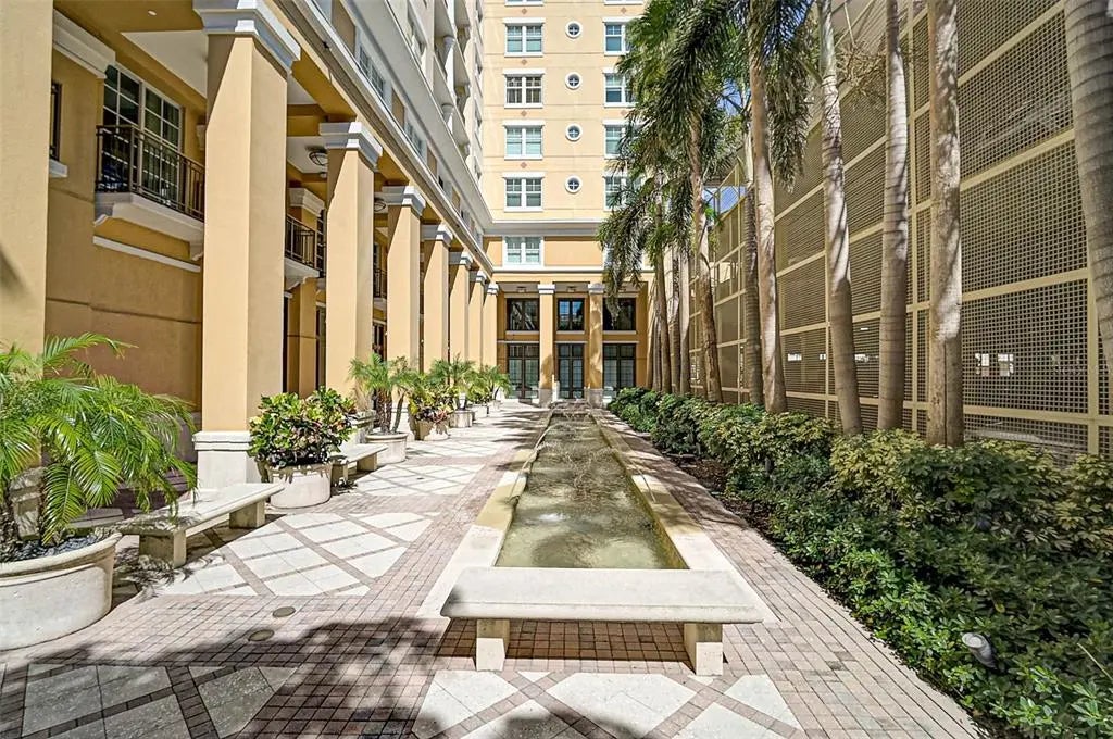 750 N Tamiami Trail 1516, SARASOTA Property Listing: MLS® #A4677920