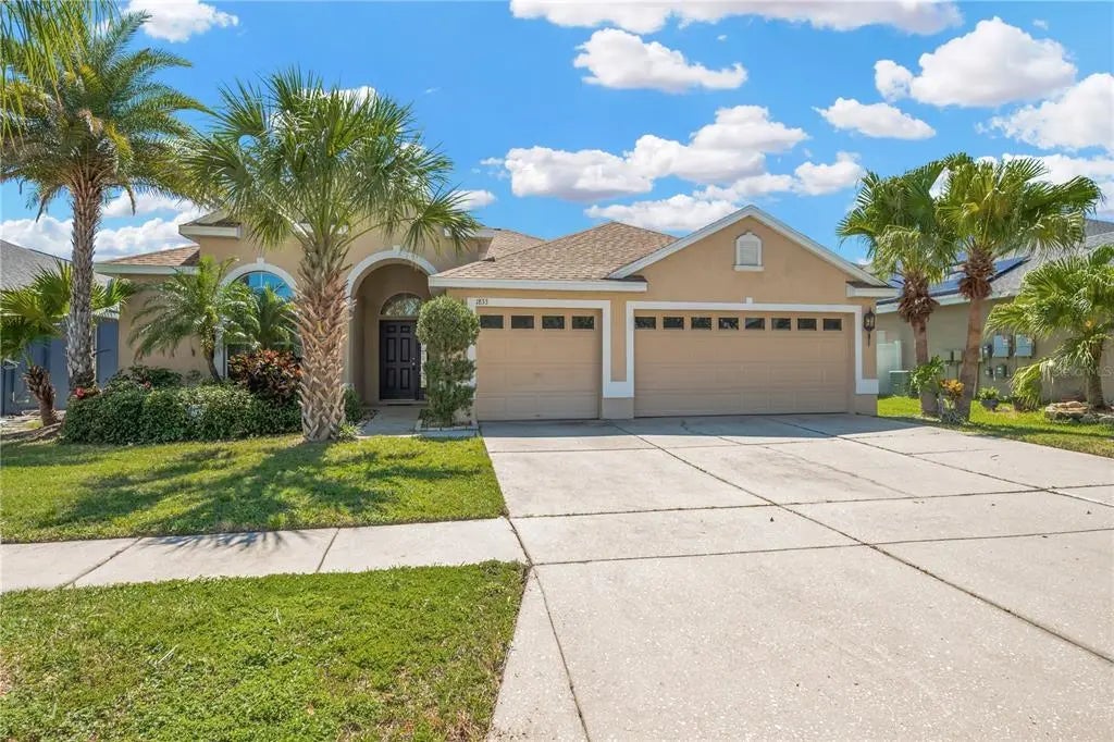 1833 Mira Lago Circle, RUSKIN, FL 33570-3207 | MLS® #TB8437438 | Mike ...