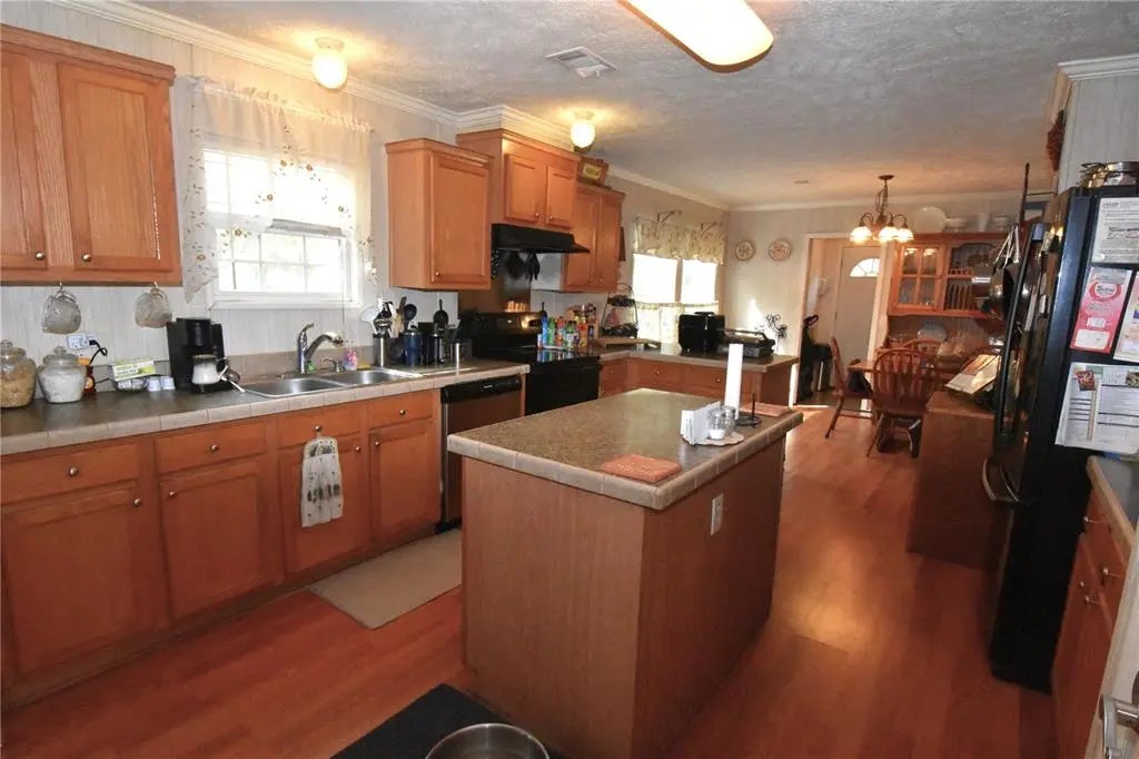 126 Terrell Street, INTERLACHEN Property Listing: MLS® #GC535377