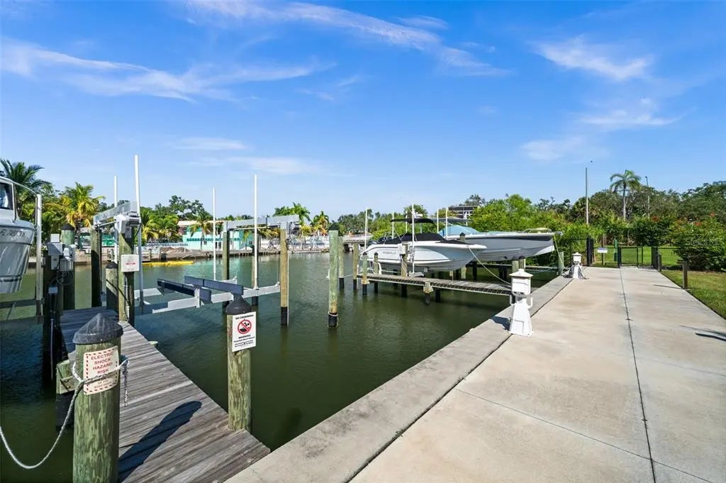 1703 N Tamiami Trail 303, SARASOTA, FL | MLS® N6141175 - BuySarasota.com