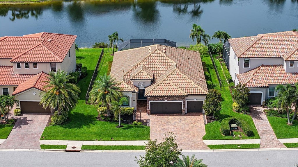 13220 Swiftwater Way, LAKEWOOD RANCH Property Listing: MLS® #A4655495