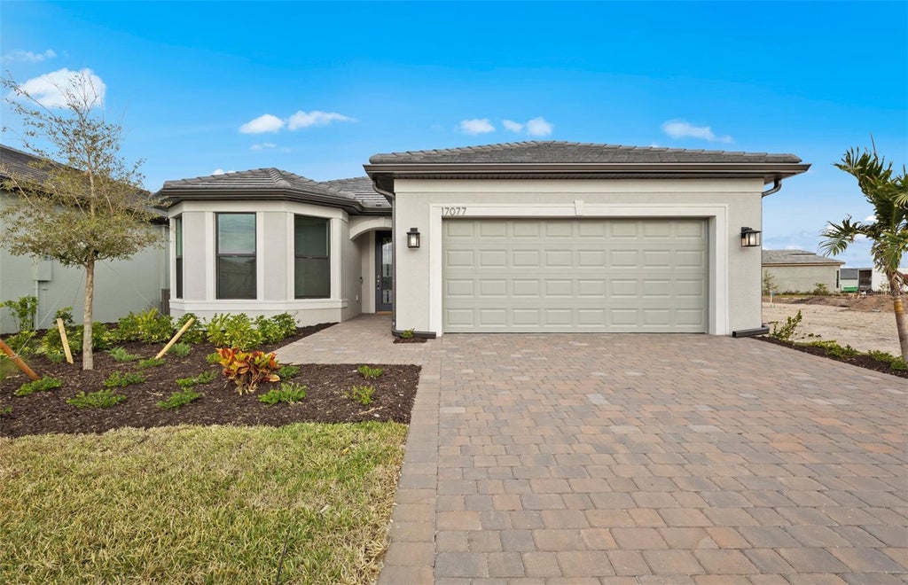 17077 Moonflower Drive, VENICE Property Listing: MLS® #TB8332296