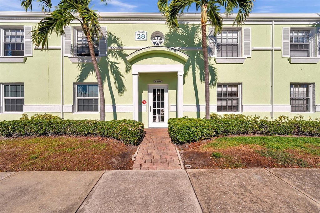 5101 Coquina Key Drive Se A, ST PETERSBURG Property Listing: MLS® # ...