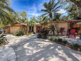 44 Pinewood Circle, SAFETY HARBOR Property Listing: MLS® #TB8380479