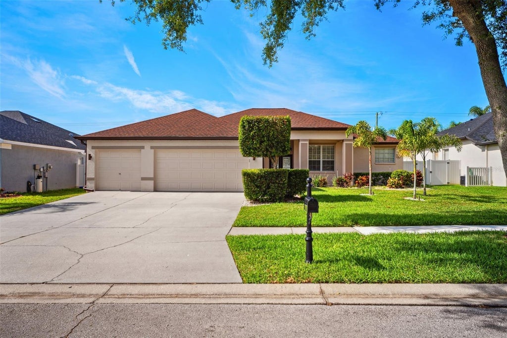 2814 Duncan Tree Circle, VALRICO Property Listing: MLS® #TB8393205