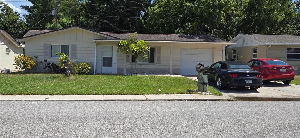 3804 Beacon Square Drive, HOLIDAY Property Listing: MLS® #W7877930