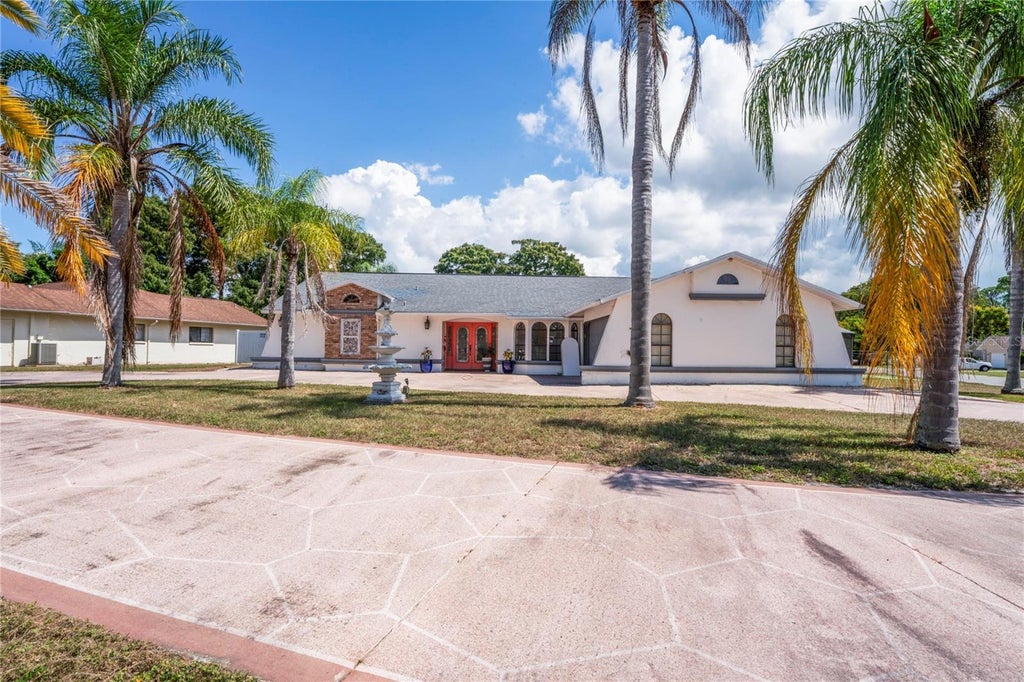 13402 Whitby Road, HUDSON Property Listing: MLS® #W7879396