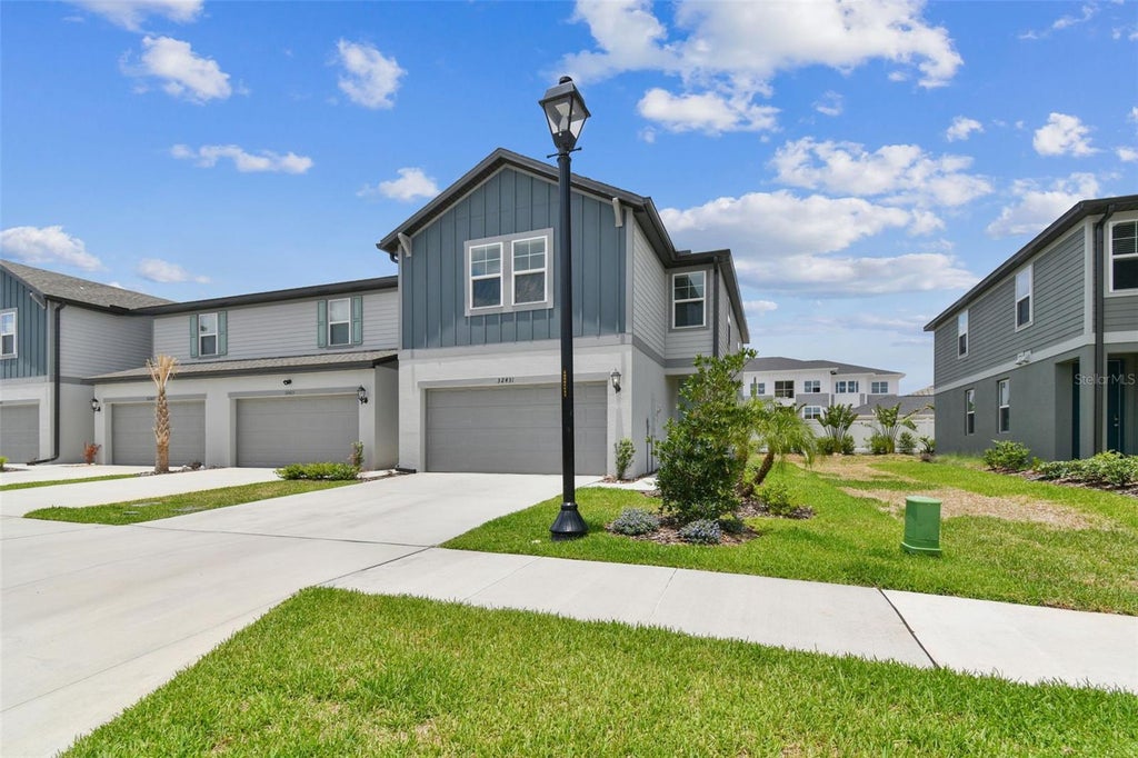 32431 Limitless Place, WESLEY CHAPEL Property Listing: MLS® #W7866548