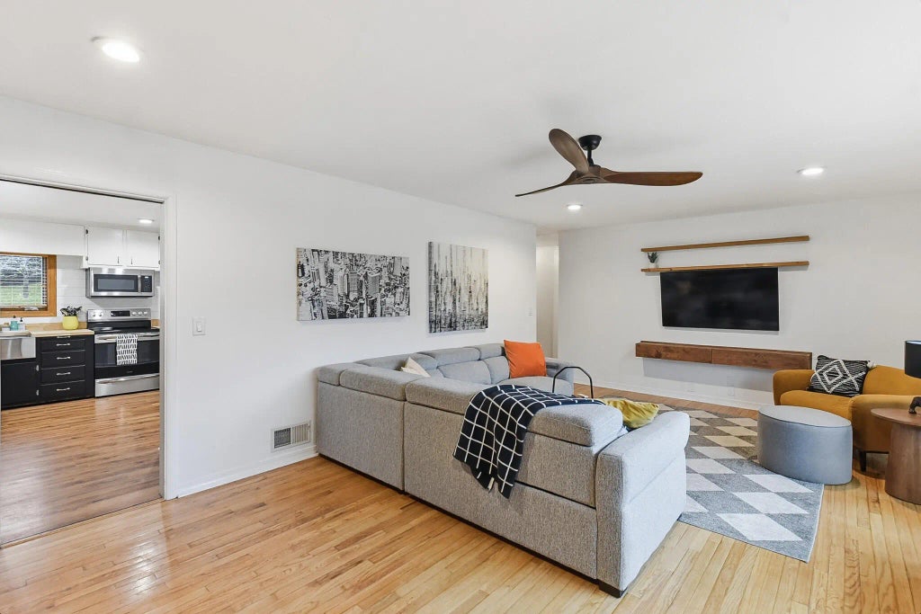 500 Frank Street, COUNCIL BLUFFS Property Listing: MLS® #26-10