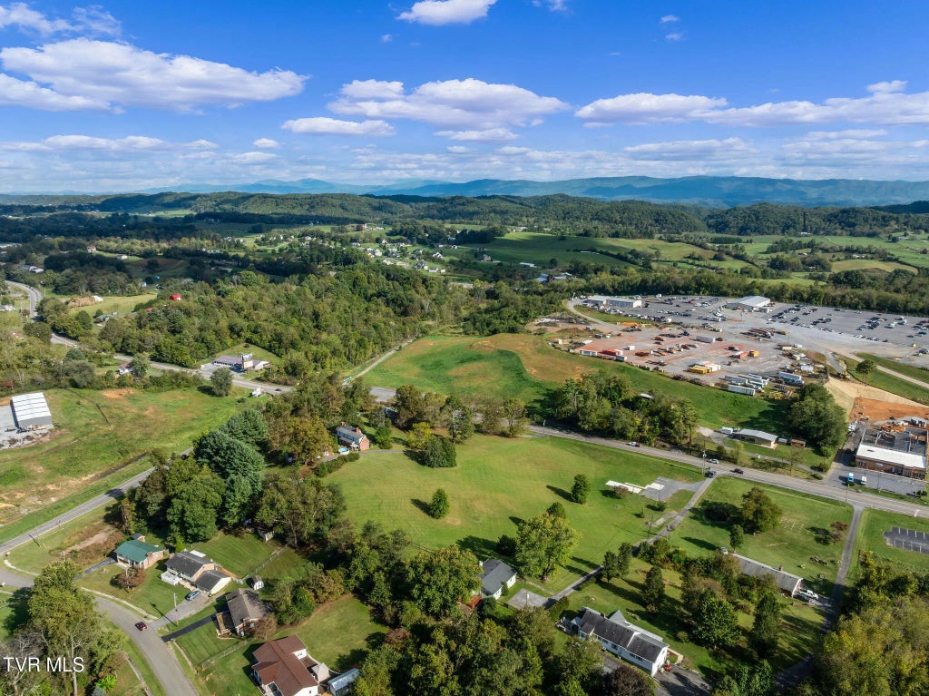 16235 Lee Highway, Bristol Property Listing: MLS® #9986369