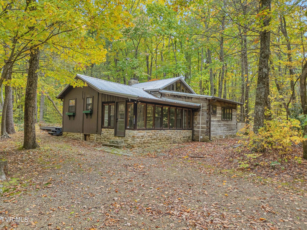 300 Peavine Way, Greeneville Property Listing: MLS® #9988315