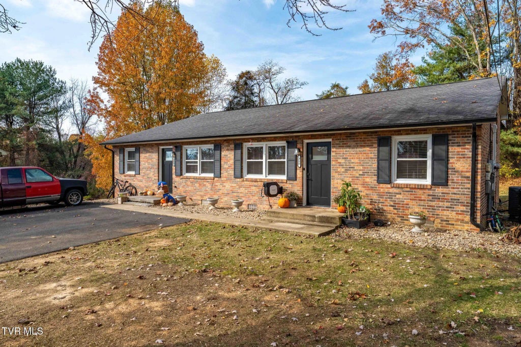 255 Wildwood Drive, Bristol Property Listing: MLS® #9988160