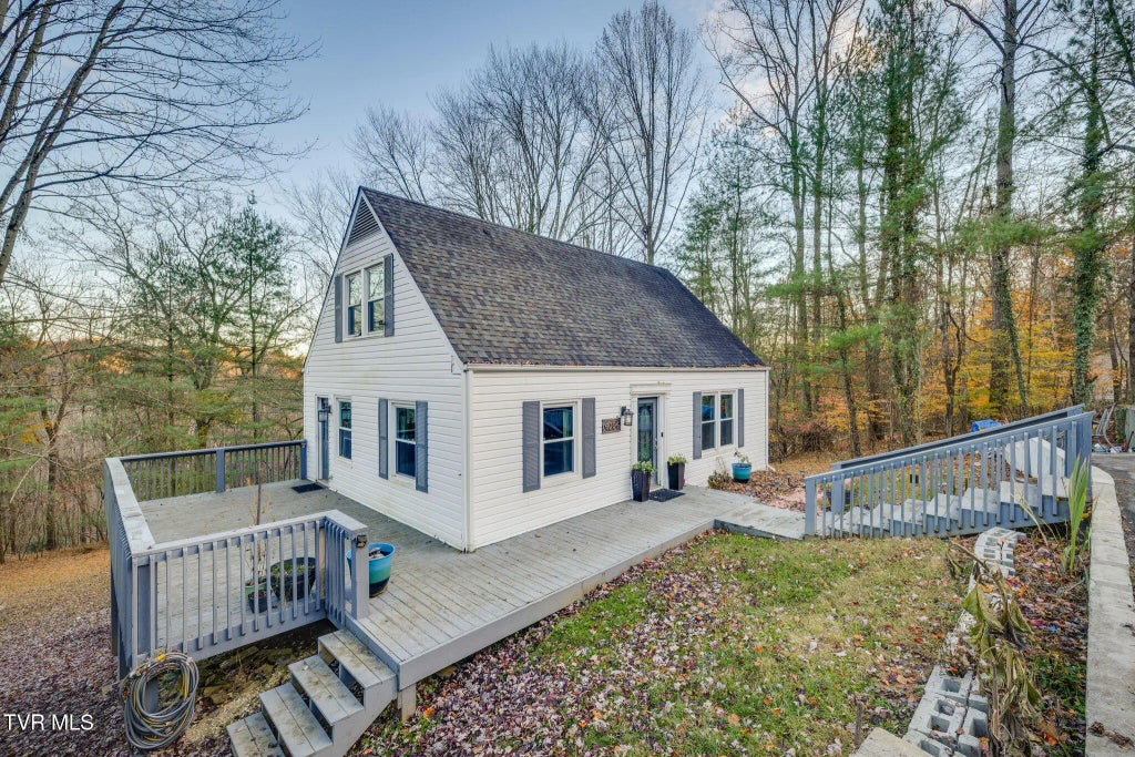 4004 Lakeland Drive, Kingsport Property Listing: MLS® #9988253