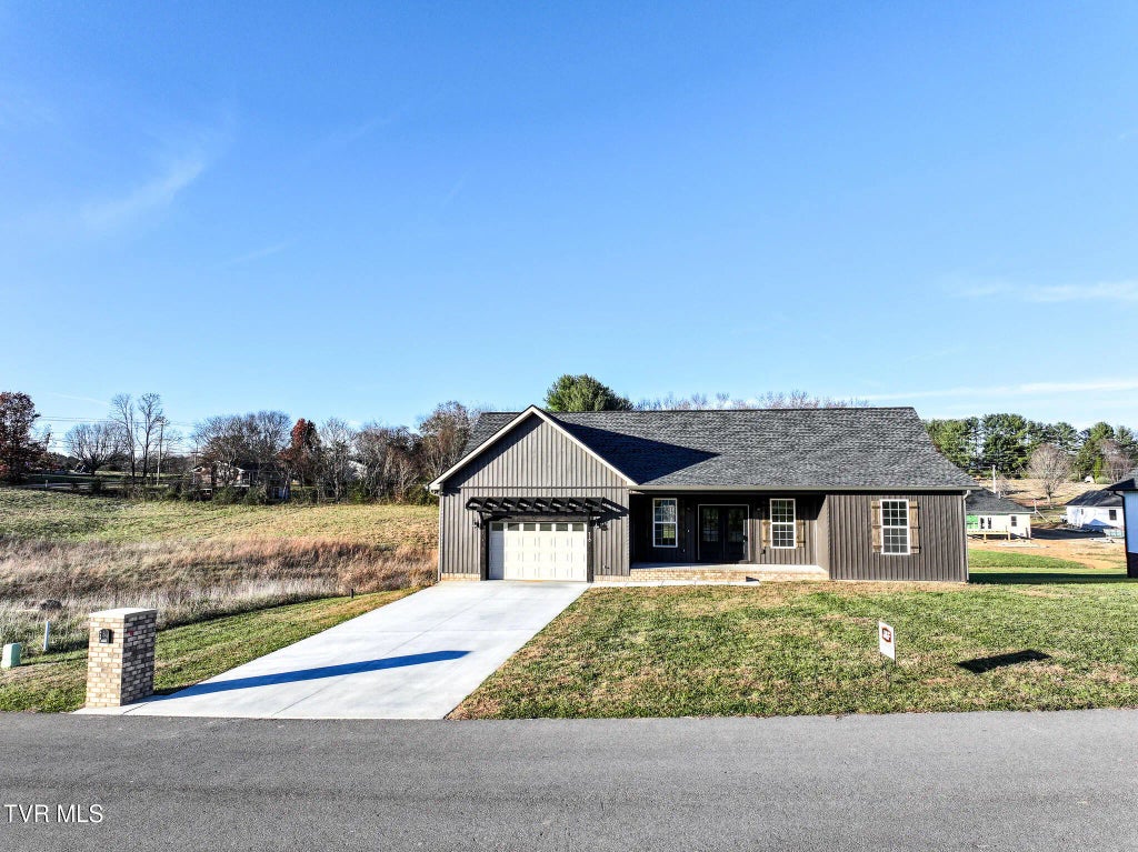 210 Emperor Lane, Greeneville Property Listing: MLS® #9988282
