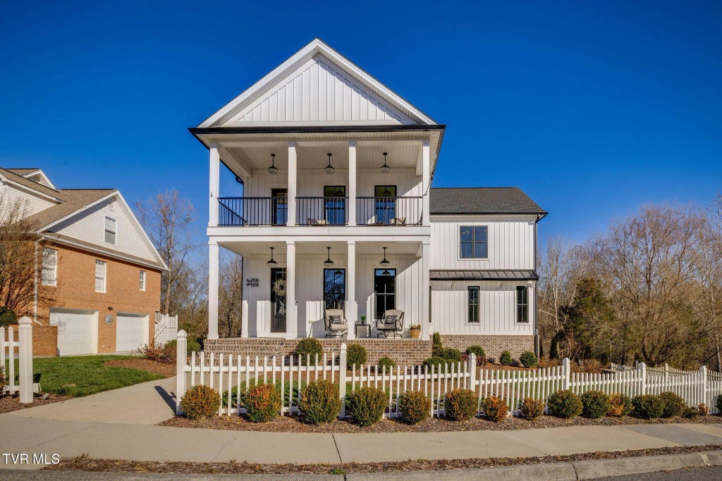 2125 Saint Erics Court, Kingsport Property Listing: MLS® #9990118