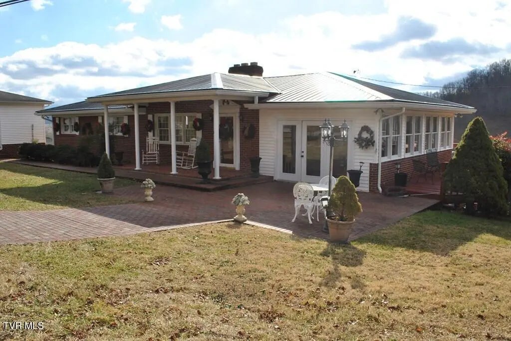 8857 Redbud Highway, Honaker Property Listing: MLS® #9990154