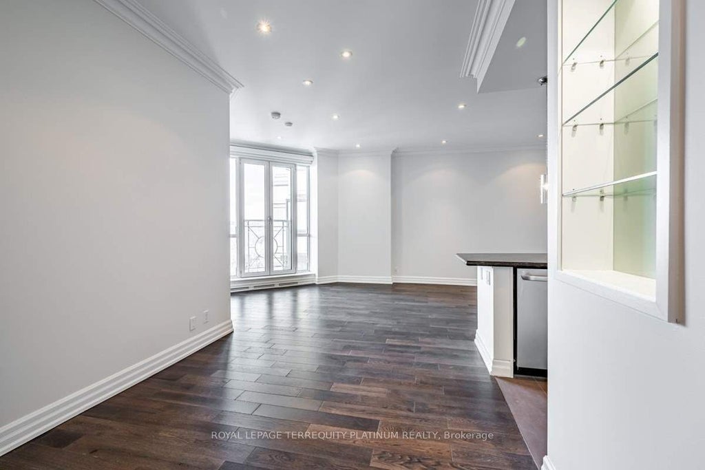 38 Avenue Road 902, Toronto C02 Property Listing: MLS® #C12705618