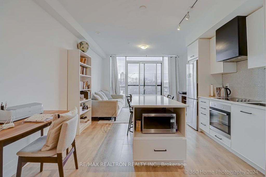 899 Queen Street E 402, Toronto E01 Property Listing: MLS® #E12690638