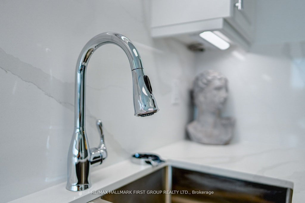 1000 The Esplanade N N/a 213, Pickering Property Listing: MLS® #E12720004