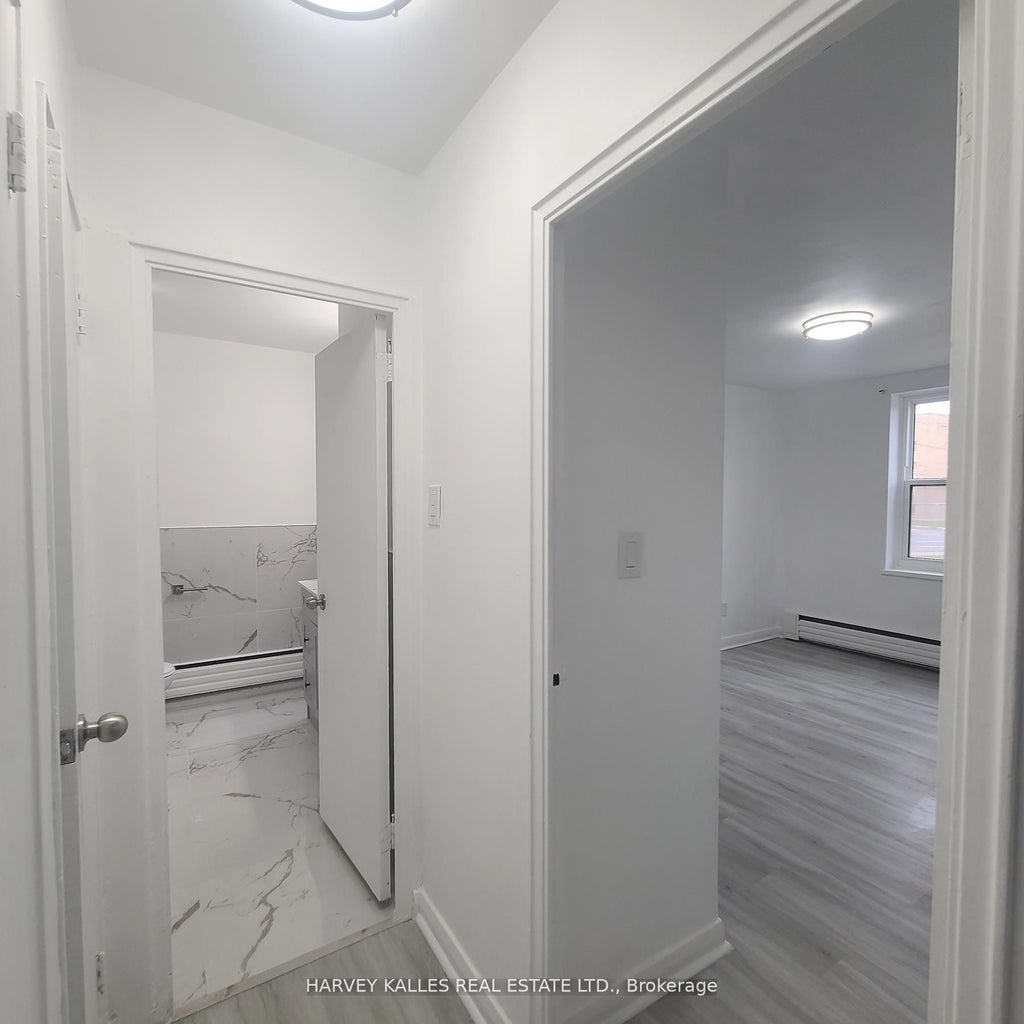 125 Shelborne Avenue 2, Toronto C04 Property Listing: MLS® #C12649646