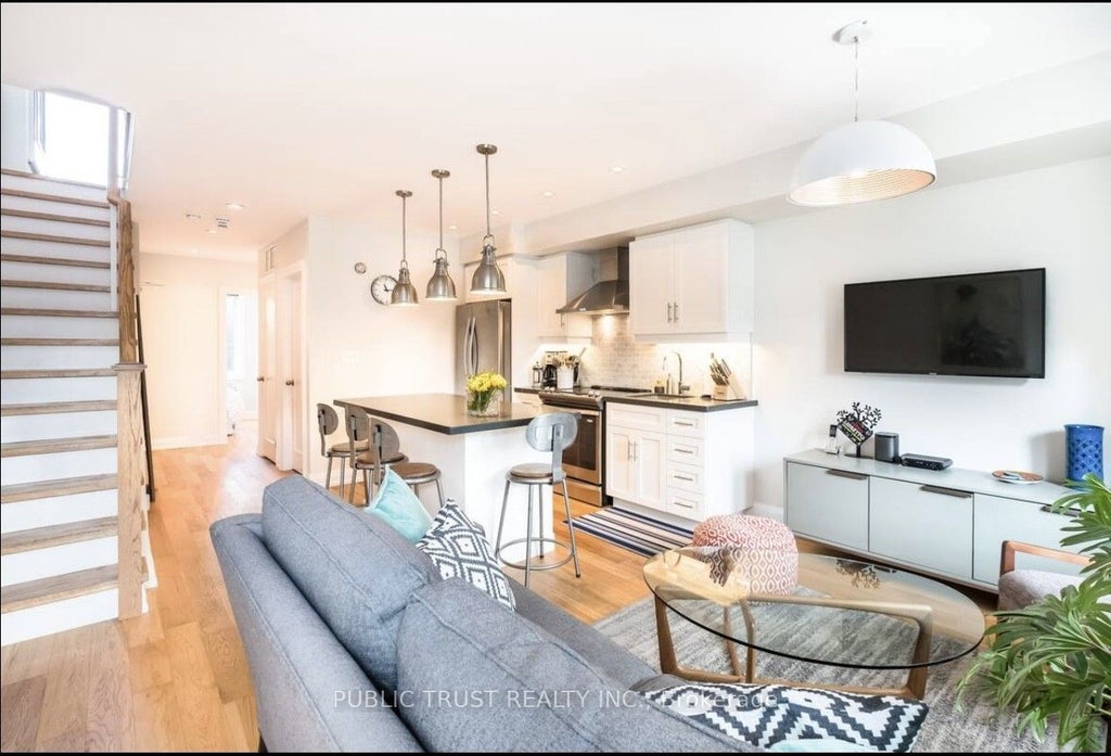 72 Grace Street N/a 2nd & 3rd Floor, Toronto C01 Property Listing: MLS ...