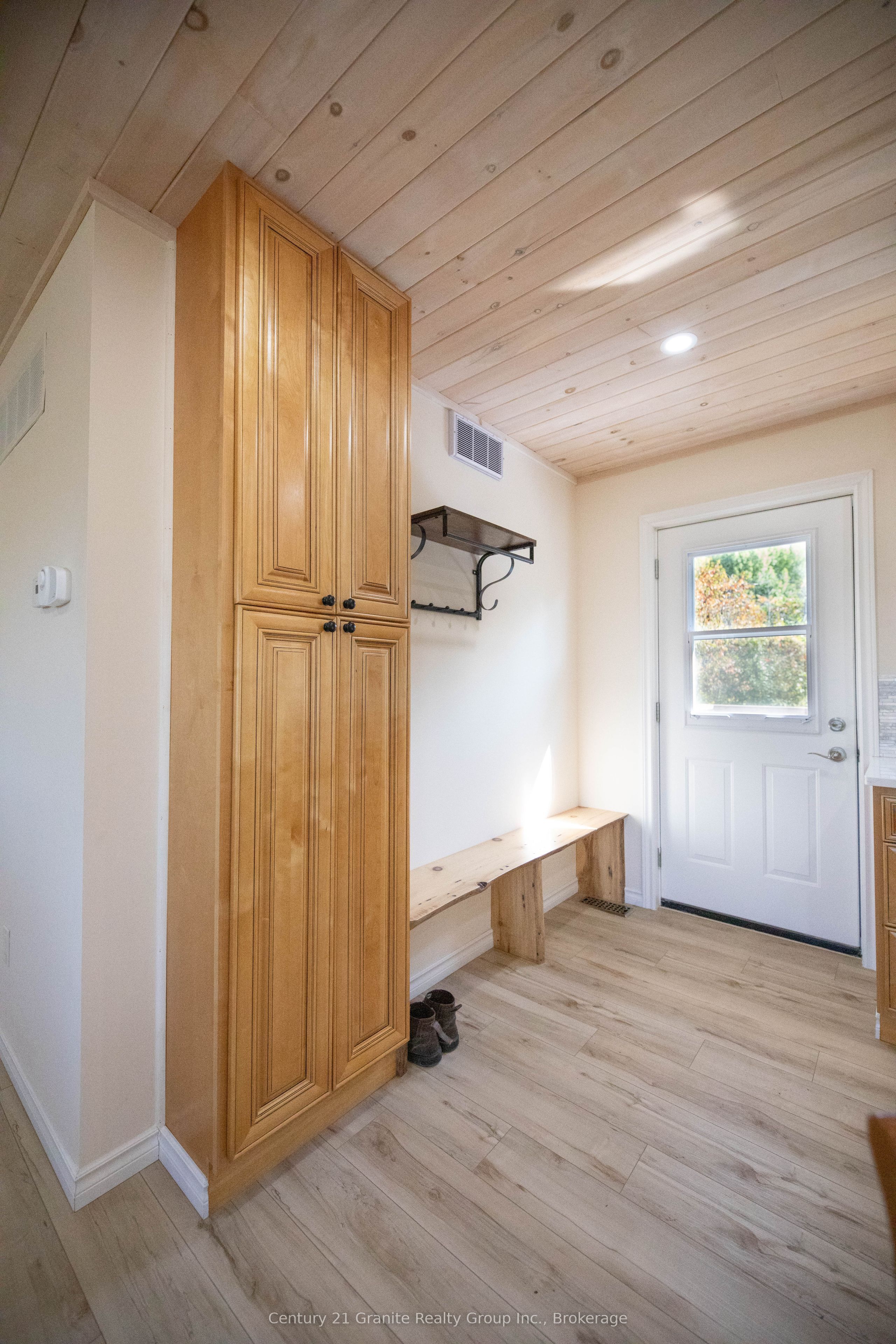 1160 Kennisis Lake Road - Home for Sale | London Ontario Real Estate