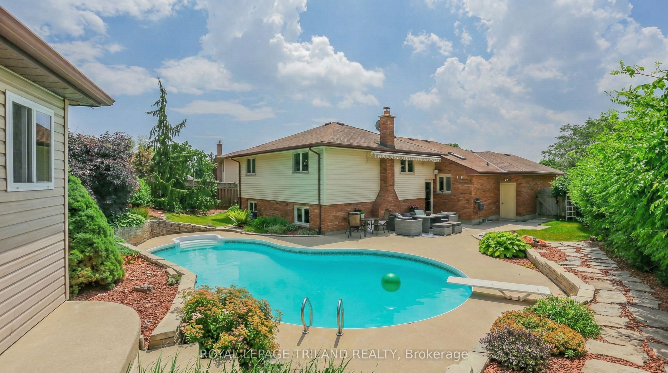 96 Golfdale Crescent - Home for Sale | London Ontario Real Estate