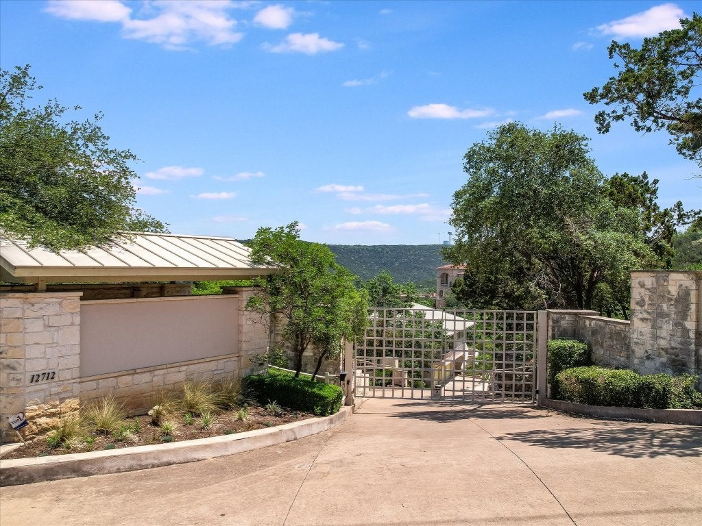 12712 Cedar St, Austin Property Listing: MLS® #9879468