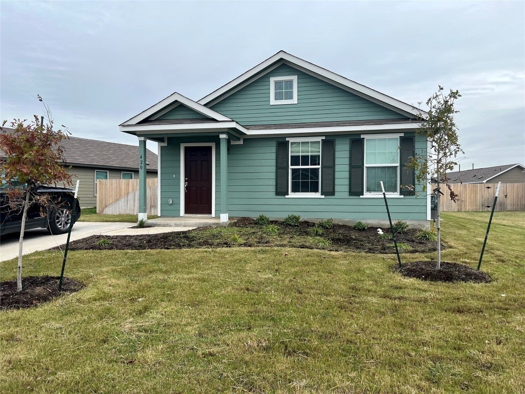 420 Halfmoon Drive, Lockhart TX Real Estate Listing - MLS® # 5610574