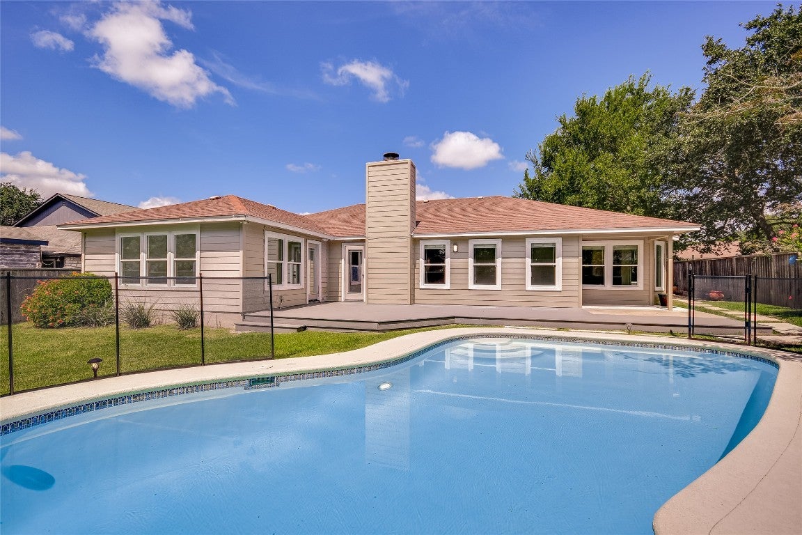 9026 Lockleven Loop, Austin TX Real Estate Listing - MLS® # 6642829