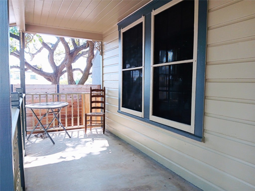2003 Montclaire Street, Austin TX Real Estate Listing - MLS® # 8830435