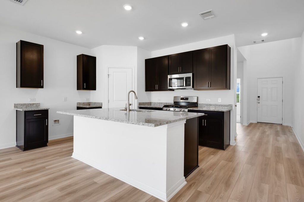 14108 Axel Johanson Dr, Del Valle Property Listing: MLS® #8046986