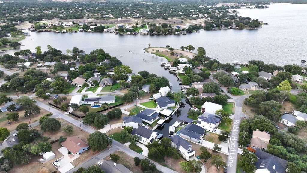 303 Robin Hood Ln, Granite Shoals Property Listing: MLS® #7574299