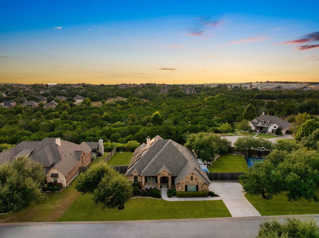 125 Stoney Point Rd, Austin Property Listing: MLS® #1019355