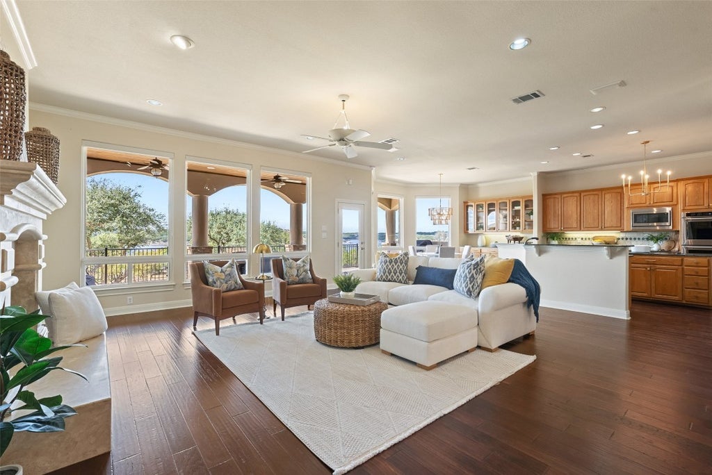 316 Lakefront Dr, Point Venture Property Listing: MLS® #1221743