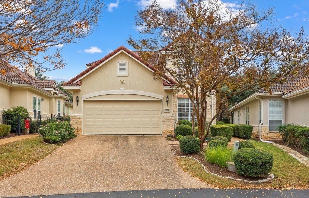 205 The Hills Dr 12, The Hills Property Listing: MLS® #1039528