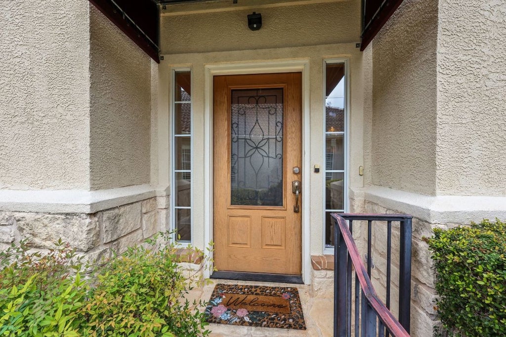 205 The Hills Dr 12, The Hills Property Listing: MLS® #1039528