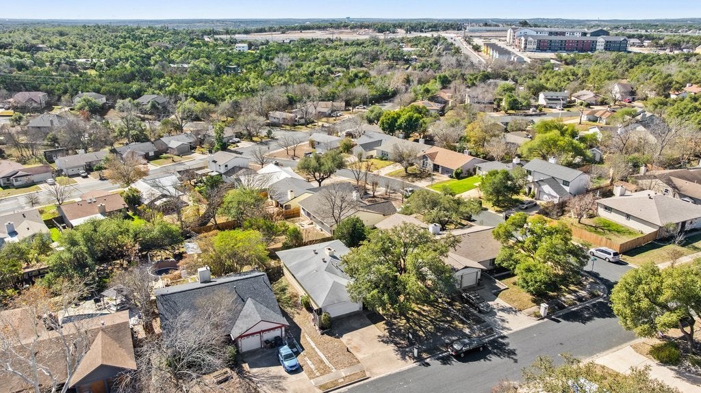 8317 Gallatin Drive, Austin TX Real Estate Listing - MLS® # 1565030