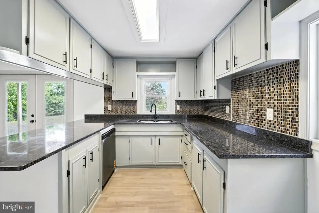 782 Shipyard Rd, Shenandoah Property Listing: MLS® #VAPA2005196