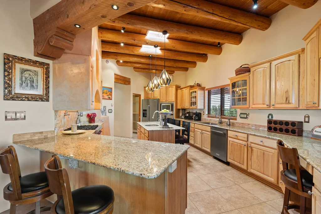 68 Avenida Las Nubes, Santa Fe Property Listing: MLS® #202502913