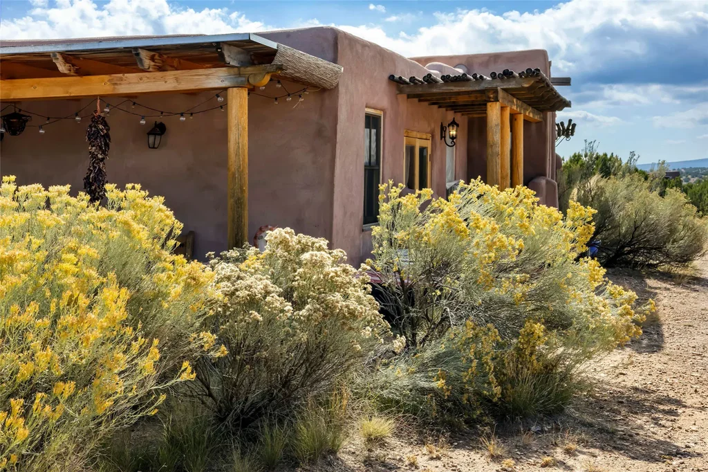 27 San Marcos Road W, Santa Fe Property Listing: MLS® #202504514
