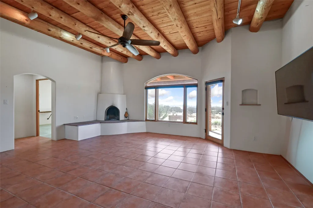 8 Cerrado Drive, Santa Fe Property Listing: MLS® #202503812