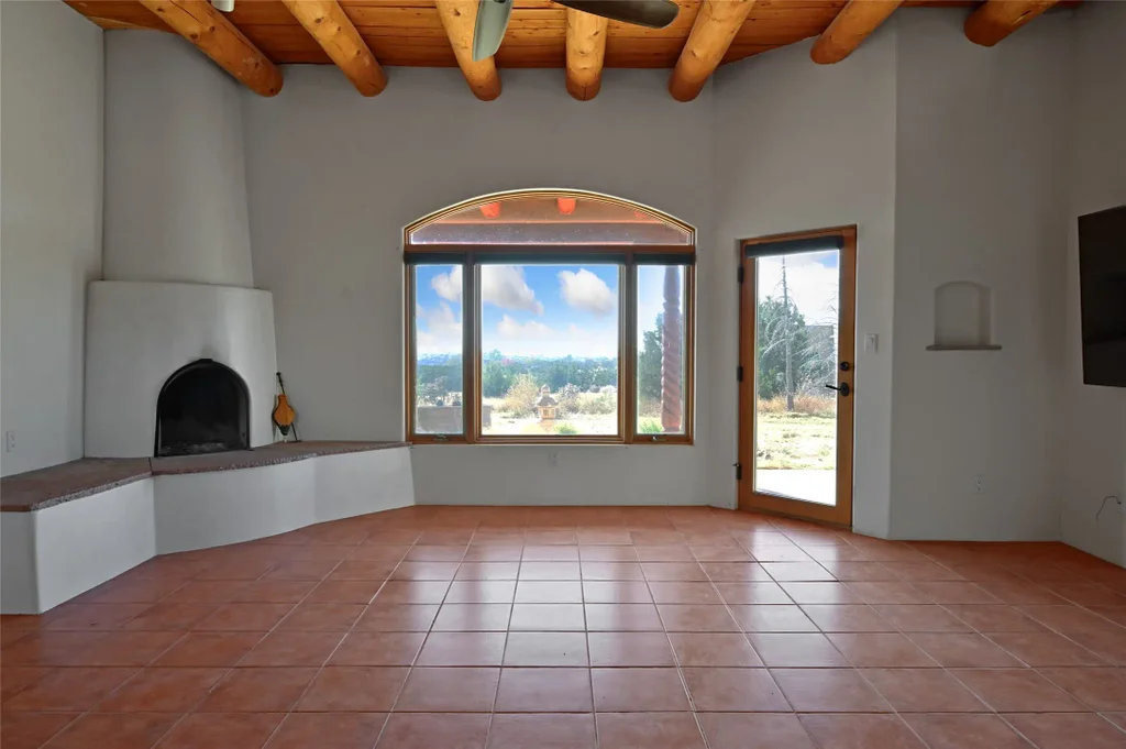8 Cerrado Drive, Santa Fe Property Listing: MLS® #202503812