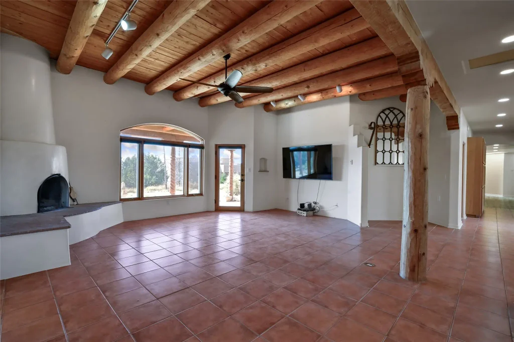 8 Cerrado Drive, Santa Fe Property Listing: MLS® #202503812