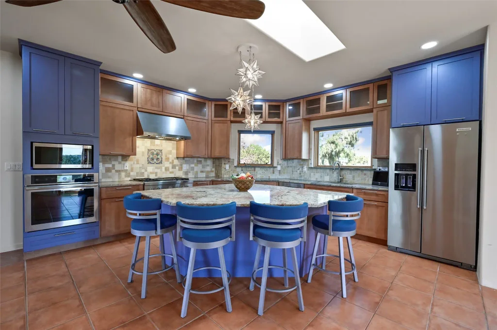 8 Cerrado Drive, Santa Fe Property Listing: MLS® #202503812